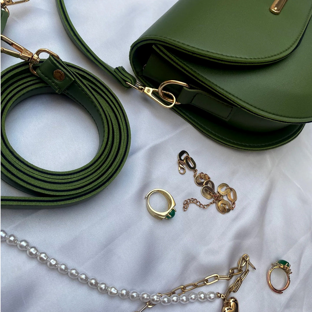 Shop Branded Ladies Hand Bags Online in Pakistan | Lyana